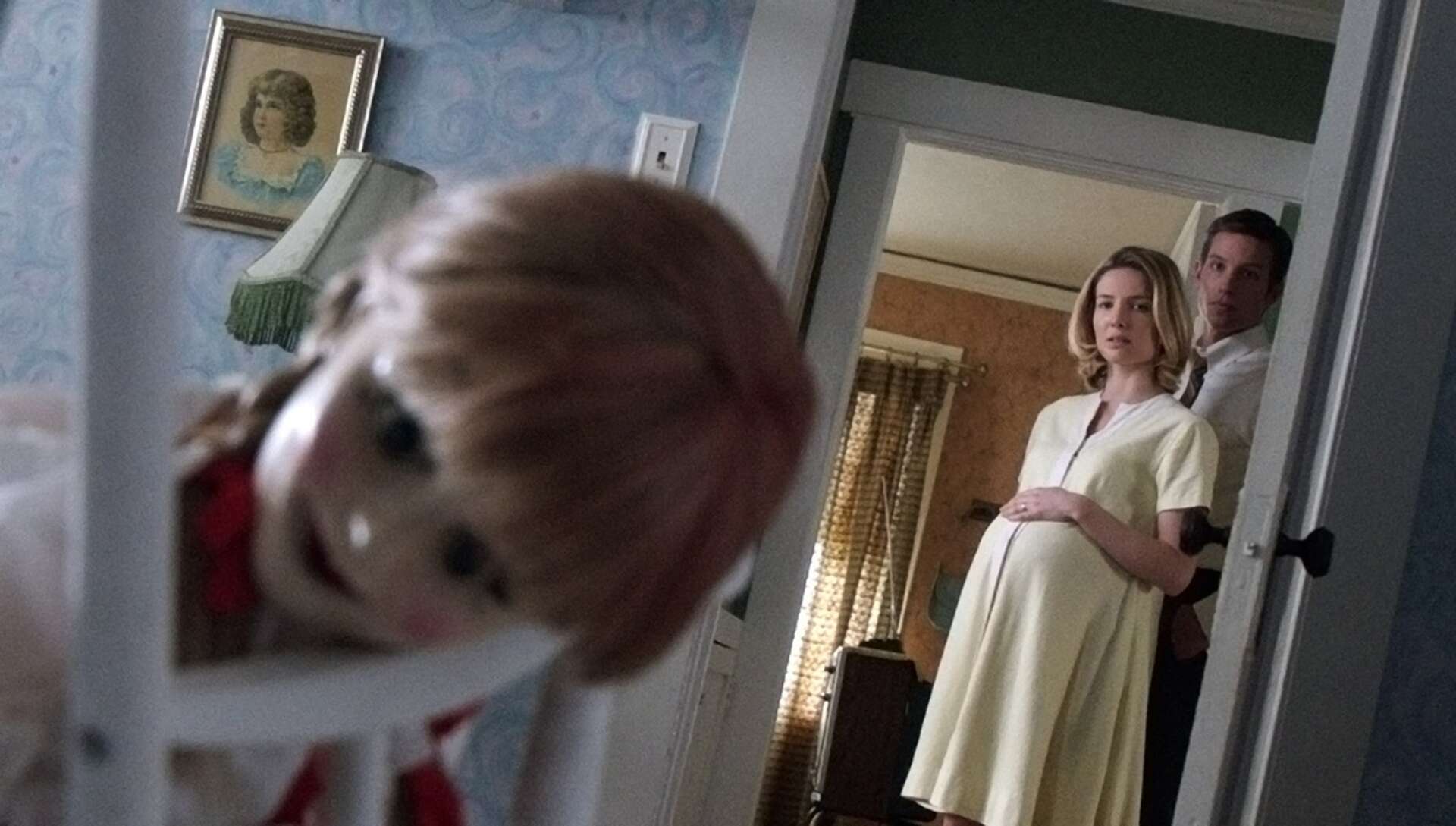'Annabelle’ review: Demonic doll delivers satisfying chills