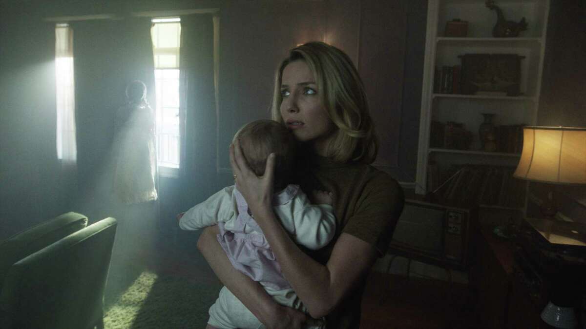 'Annabelle’ review: Demonic doll delivers satisfying chills