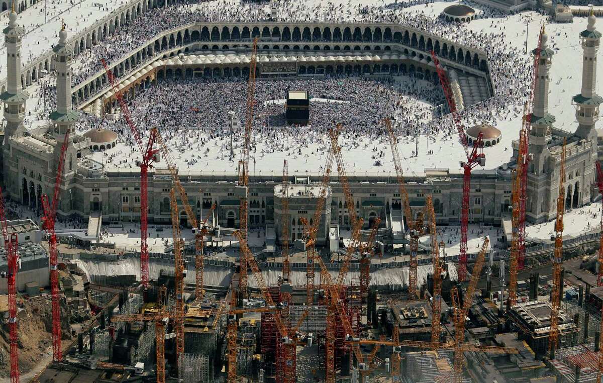 Saudi overhaul reshapes holy city Mecca