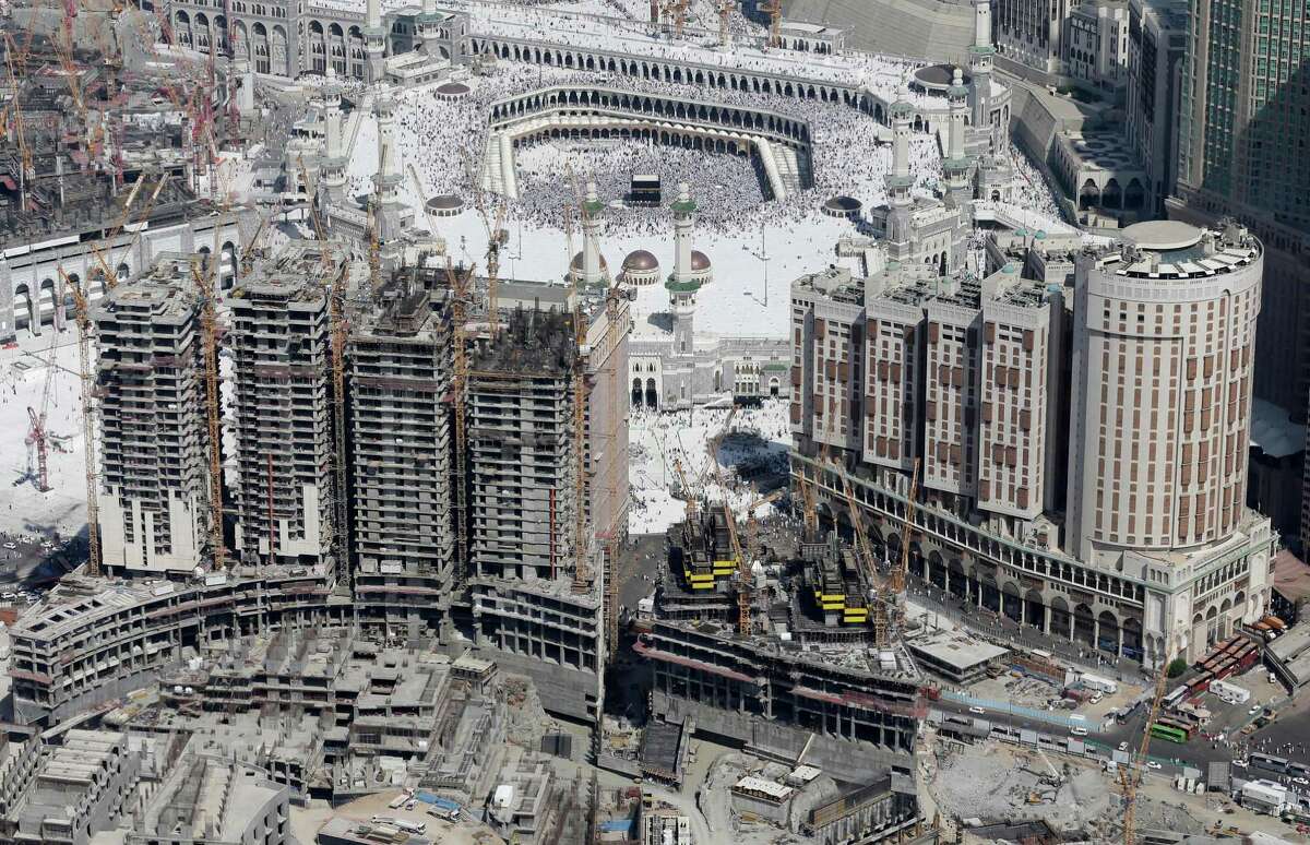 Saudi overhaul reshapes holy city Mecca