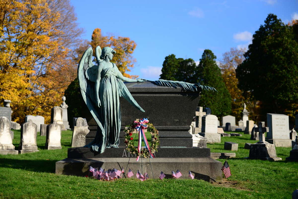 Wreath-laying Sunday at President Arthur's grave