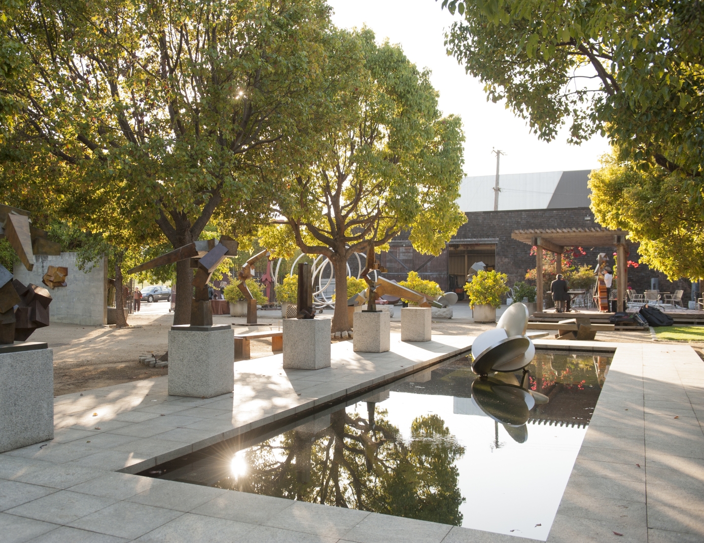 Artist Bruce Beasley donates foundation for sculpture center