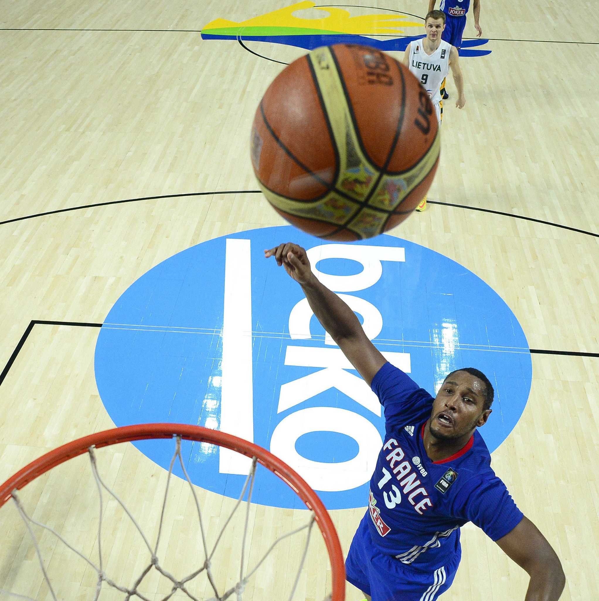 Spurs' camp hits foreign shores