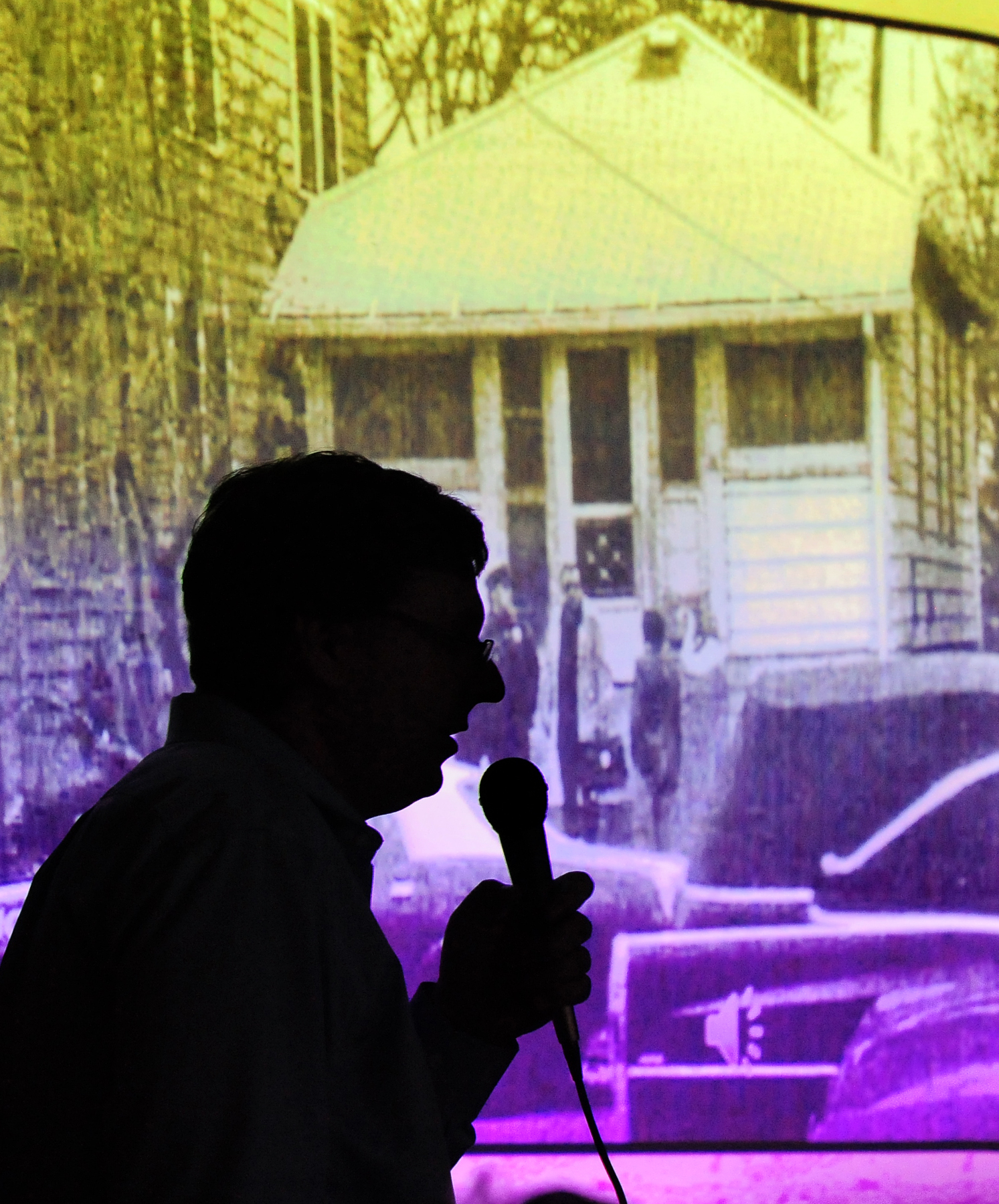 Author recounts story of haunted Bridgeport house