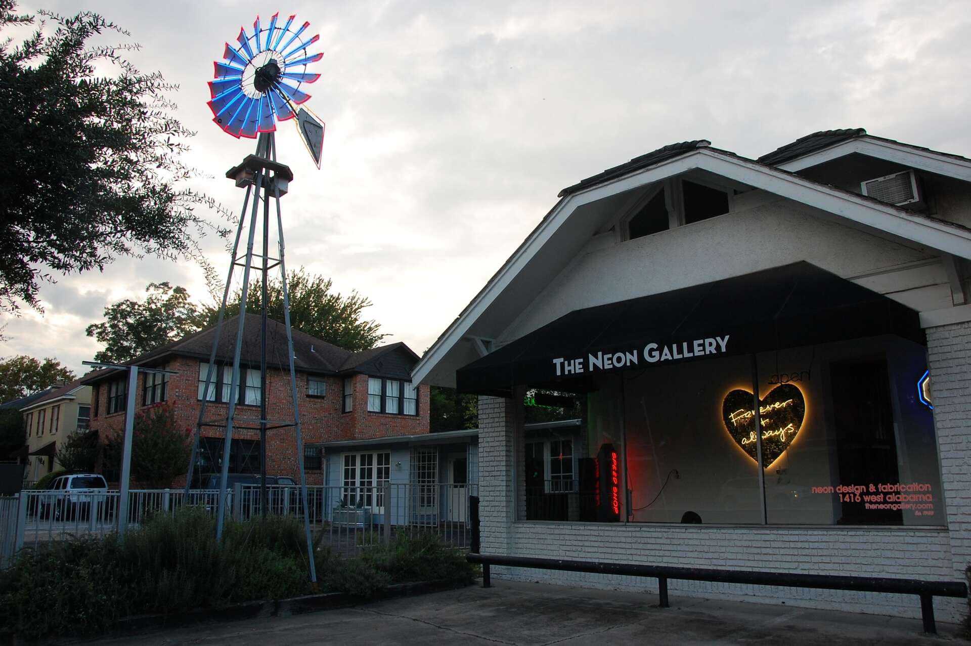 Neon Gallery makes signs for Beyoncé and bars