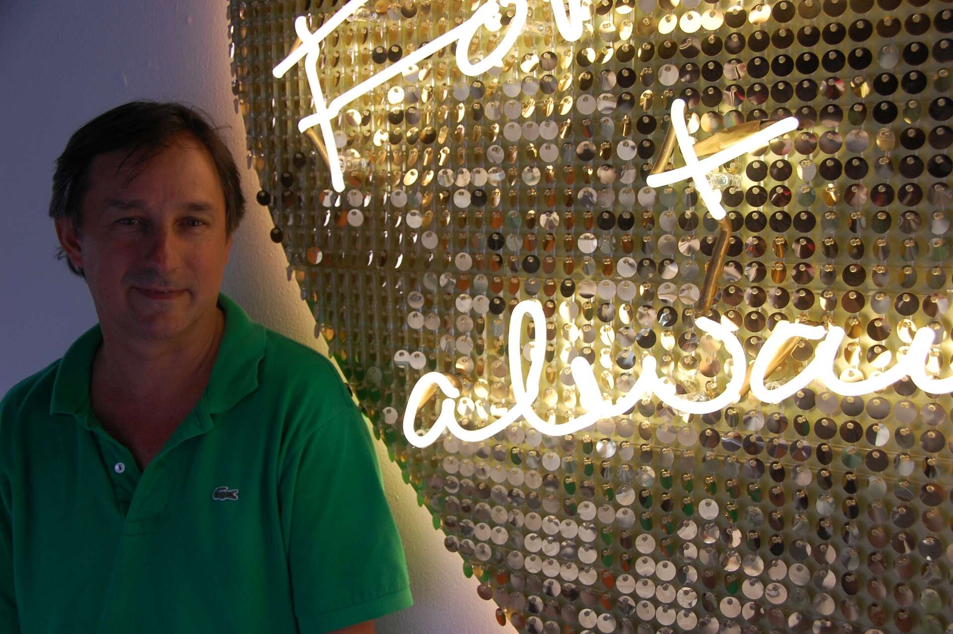 Neon Gallery makes signs for Beyoncé and bars