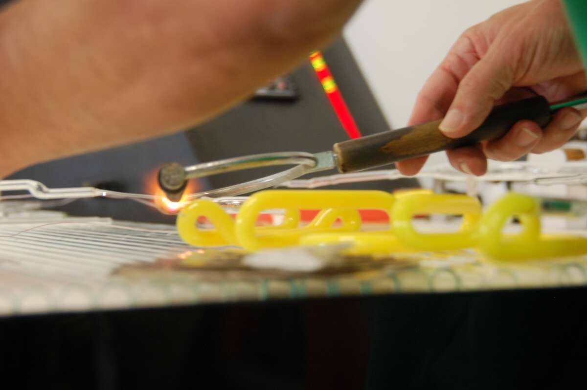 Neon Gallery makes signs for Beyoncé and bars