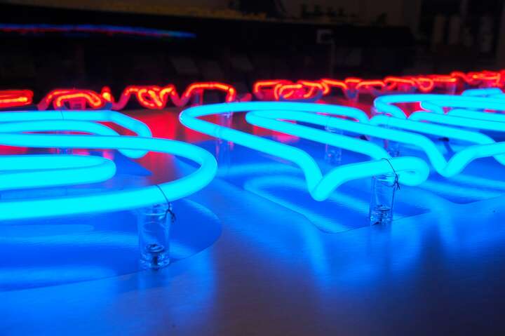 Neon Gallery makes signs for Beyoncé and bars