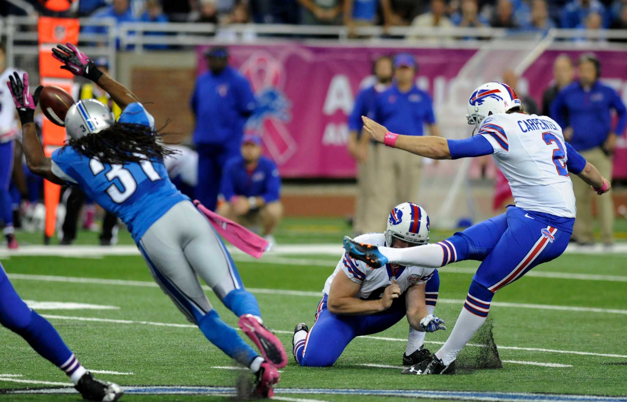 Carpenter gives Buffalo a finishing kick