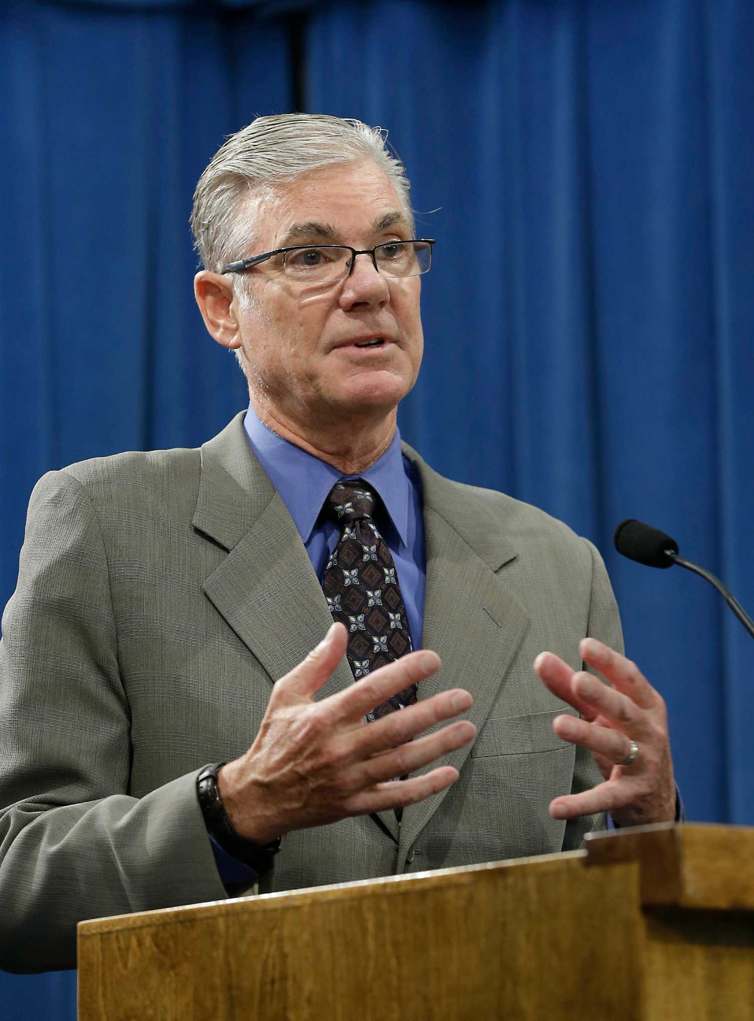 Incumbent Torlakson pulls ahead of Tuck in state schools chief race