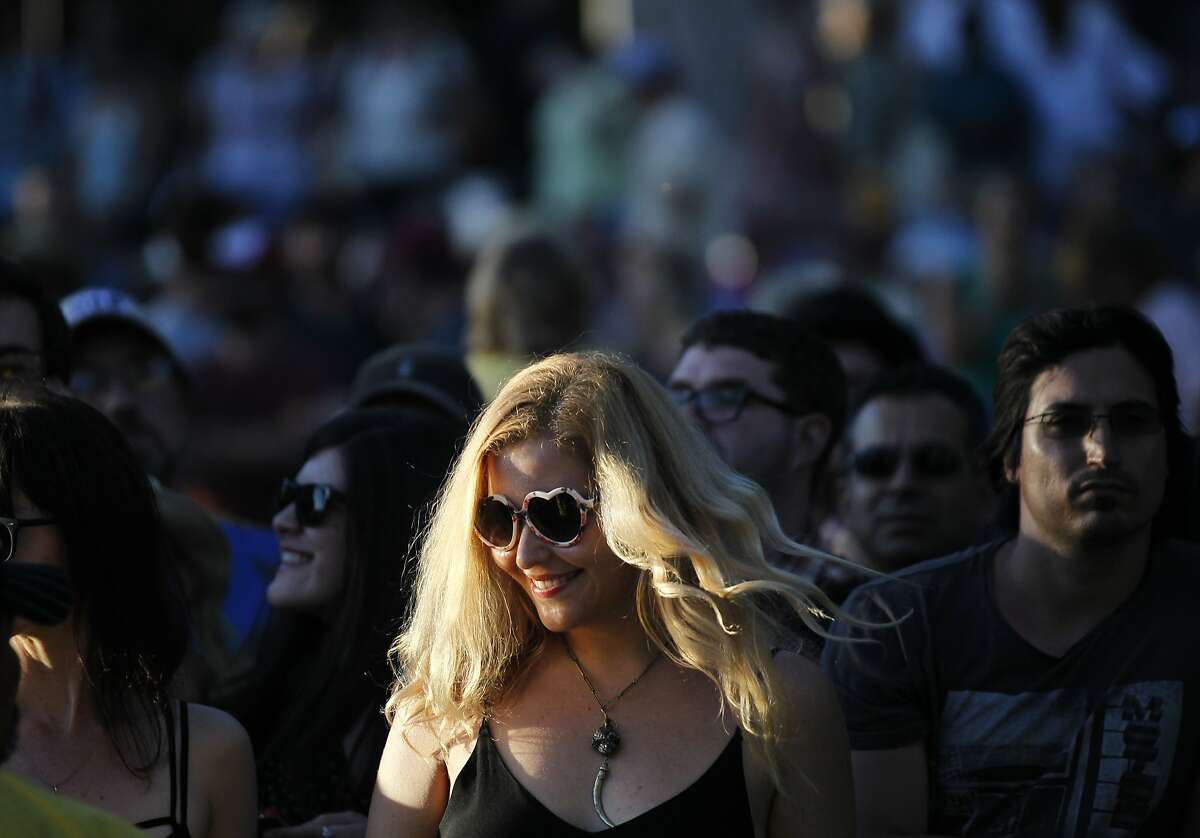 Fans sweltering but happy at Hardly Strictly Bluegrass festival