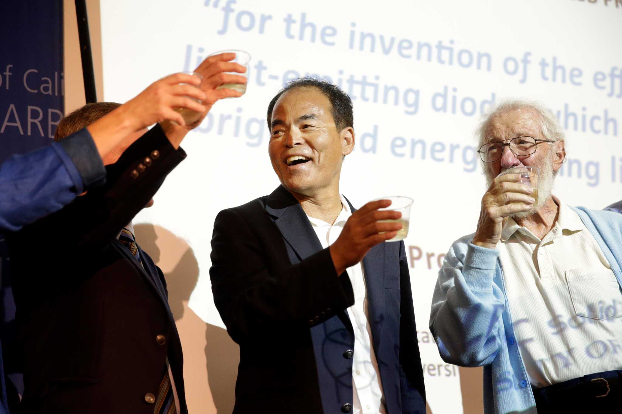2 Japanese, 1 American share Nobel Prize in Physics