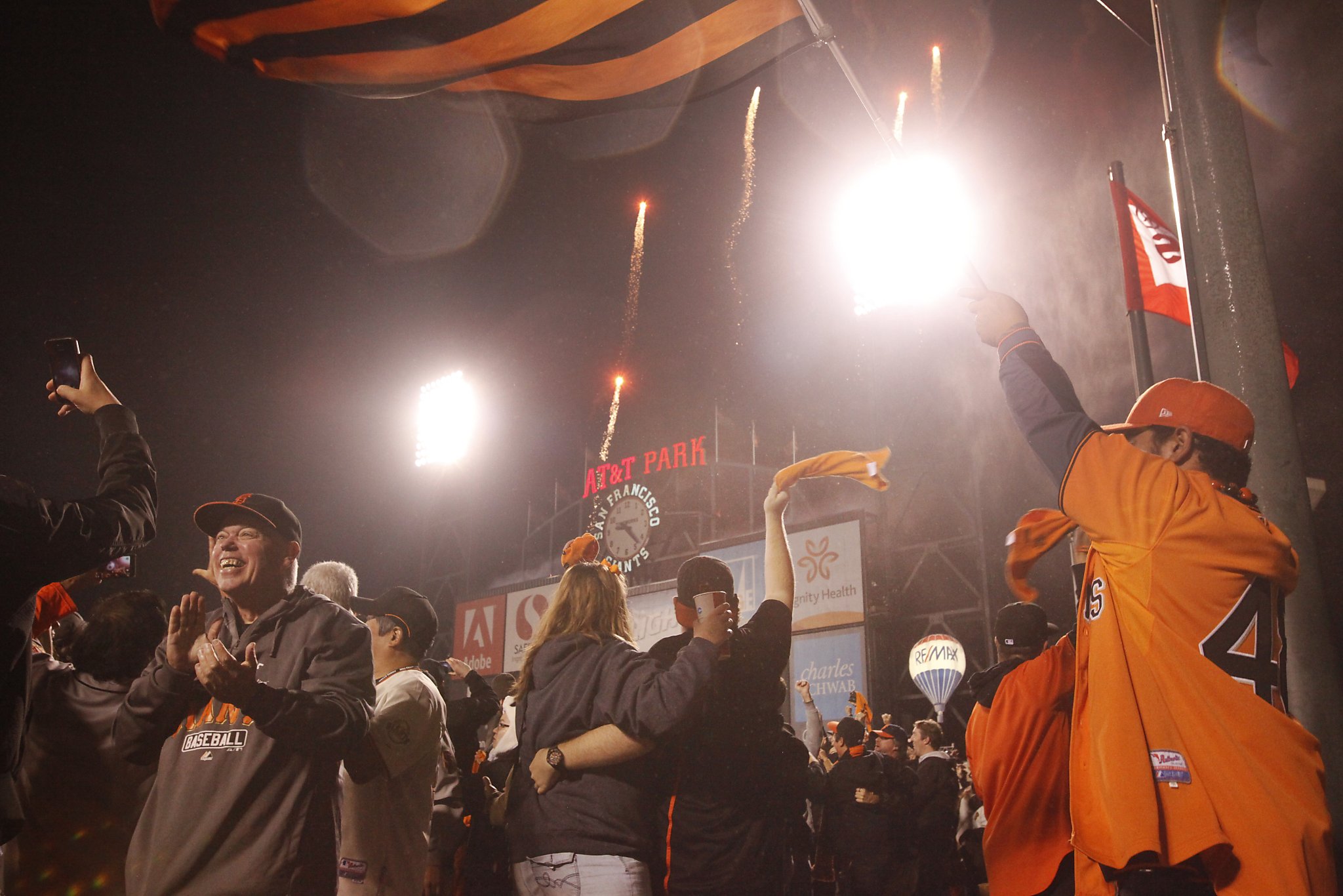 Fans explode as Giants win NLDS