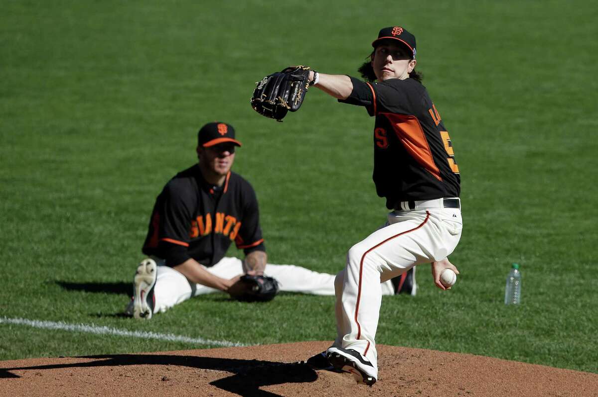 Tim Lincecum handling loss of spotlight with aplomb