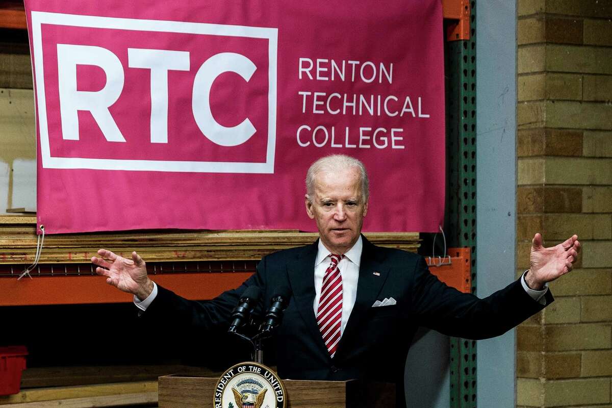 Vice President Joe Biden tours Renton Technical College