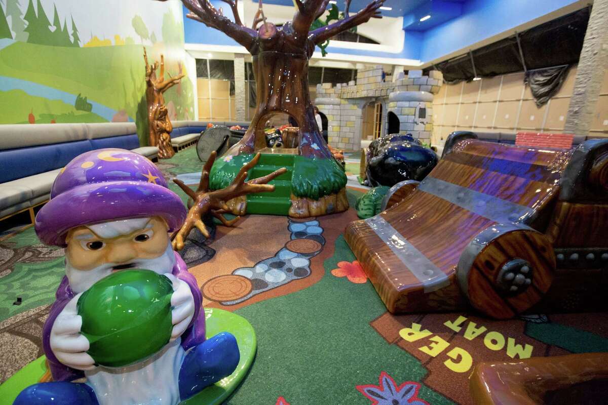 Houston kids to frolic at world's largest mall playground
