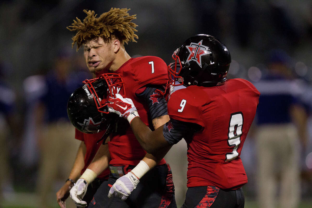 Angleton rallies past Terry in District 24-5A opener