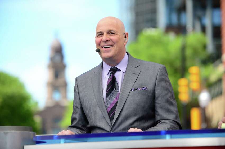 Greenberg makes smooth shift from coaching to TV