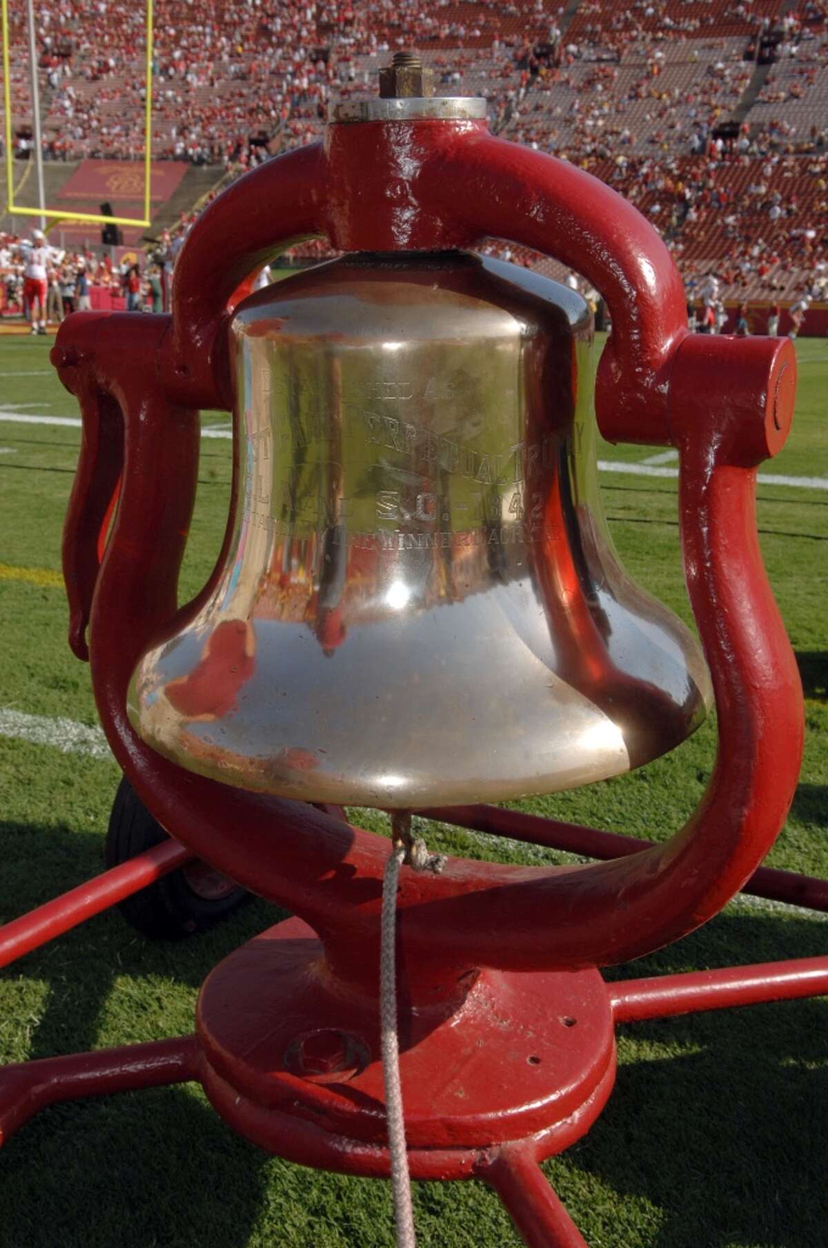 Twitter inspires ridiculous new college football trophy