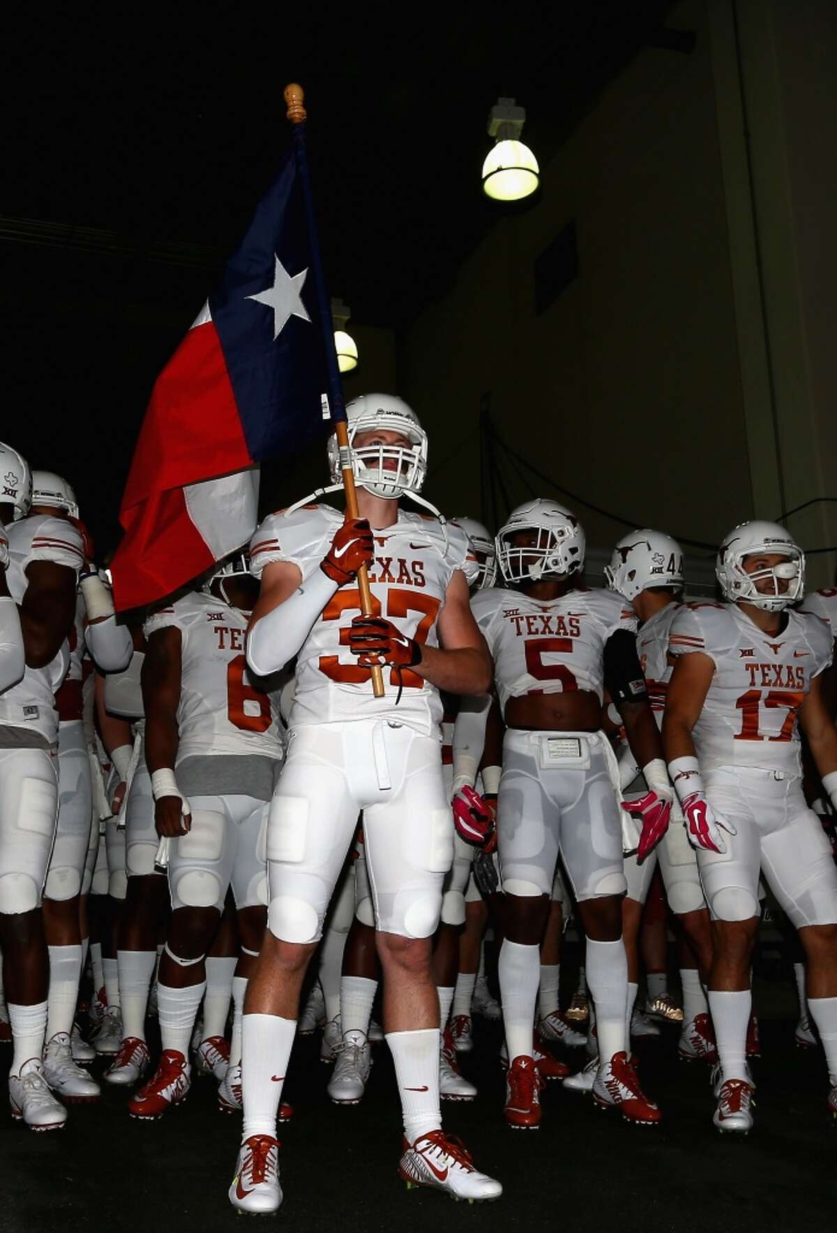 Lapses cost Texas a shot at upset of rival Oklahoma