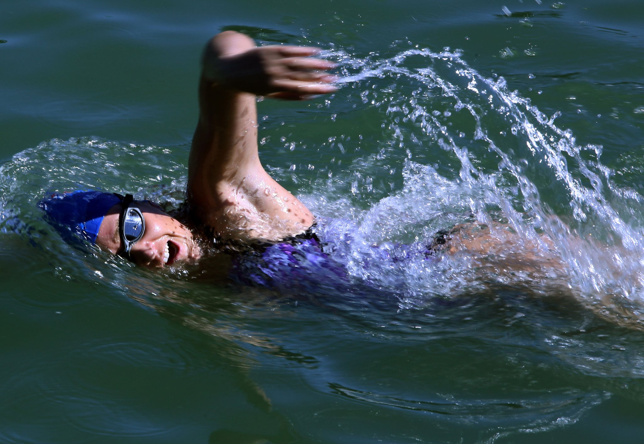 Kim Chambers attempts to be first woman to swim from Farallones to S.F.