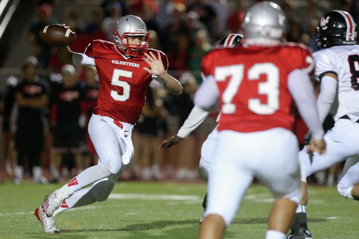 Churchill finds way to stay perfect