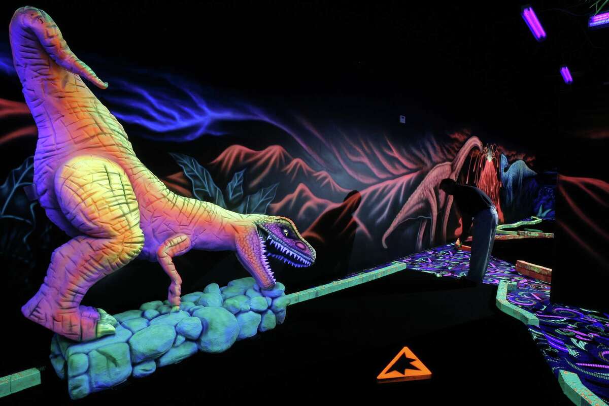 8 of the best places to play mini golf in the Houston area