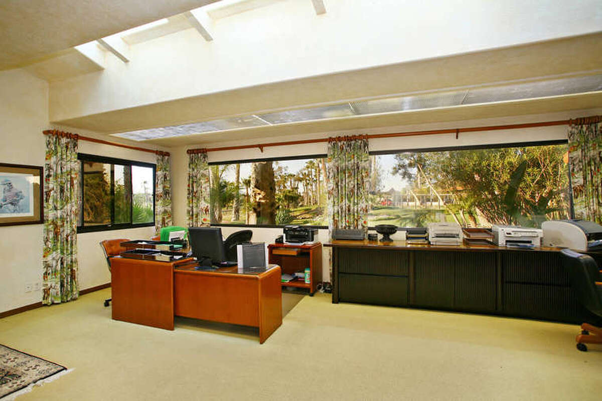 Bill Gates buys Jenny Craig's horse ranch