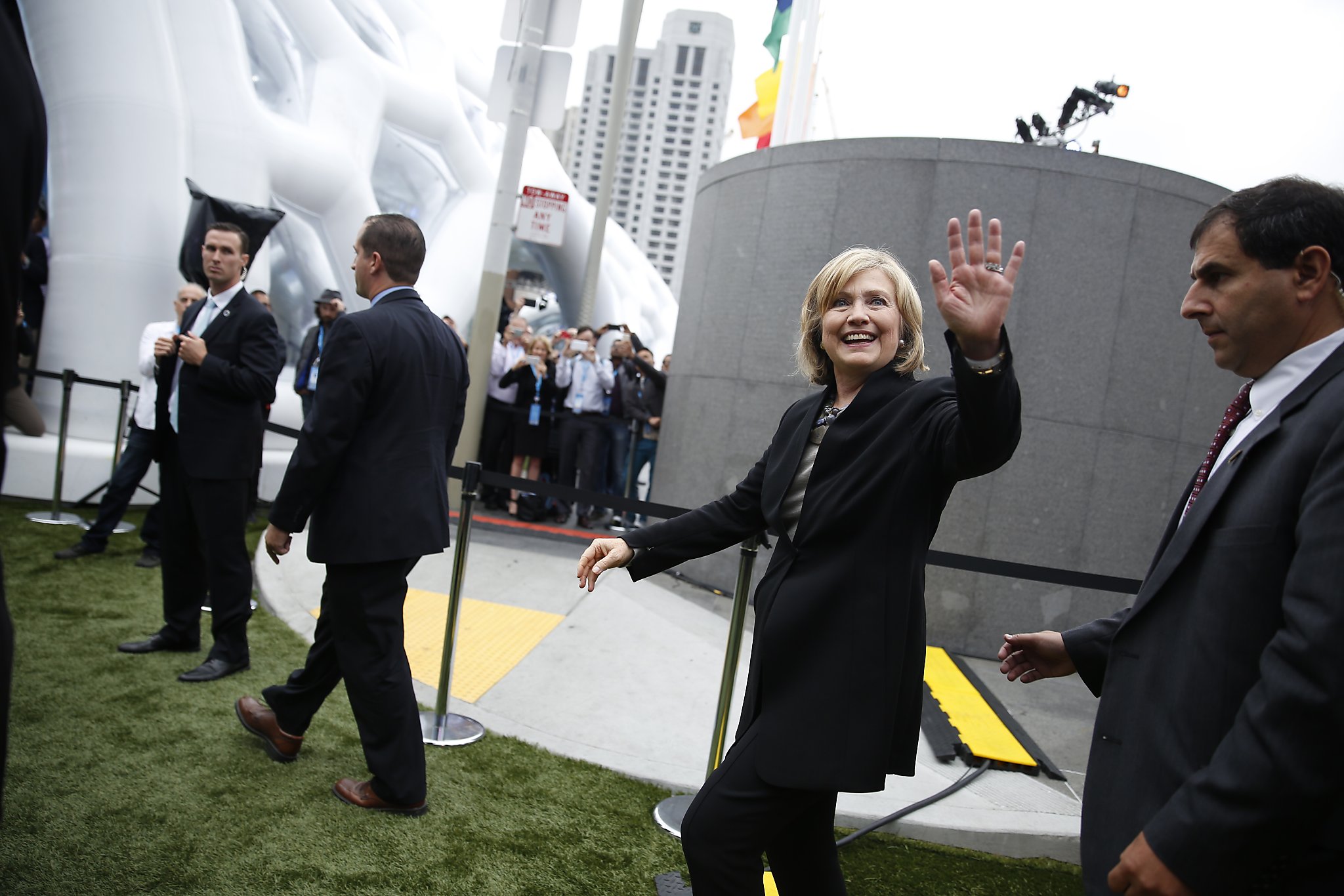 Hillary Clinton: Social media creating 'hurdles’ to higher office