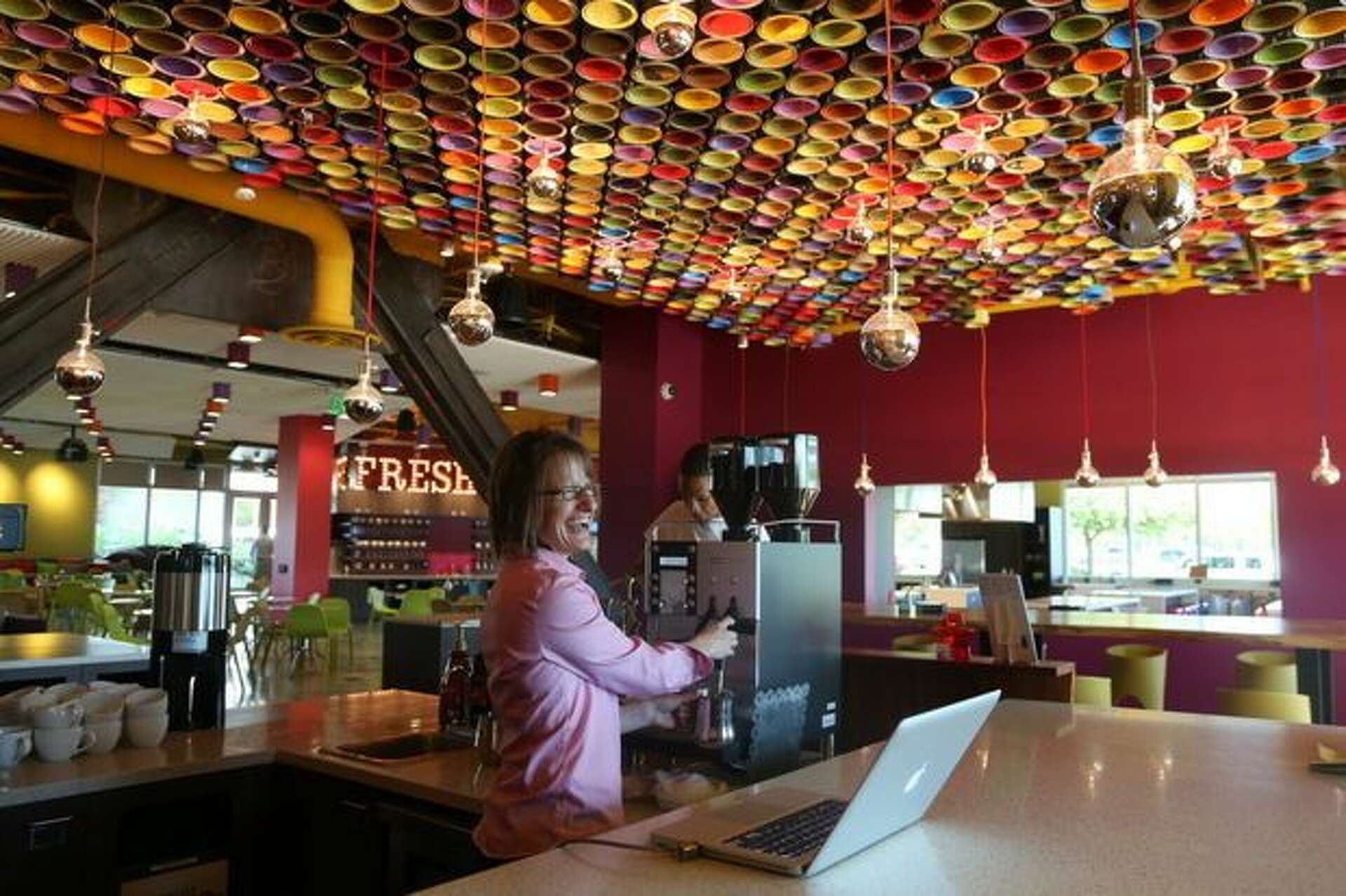 10 cool office spaces