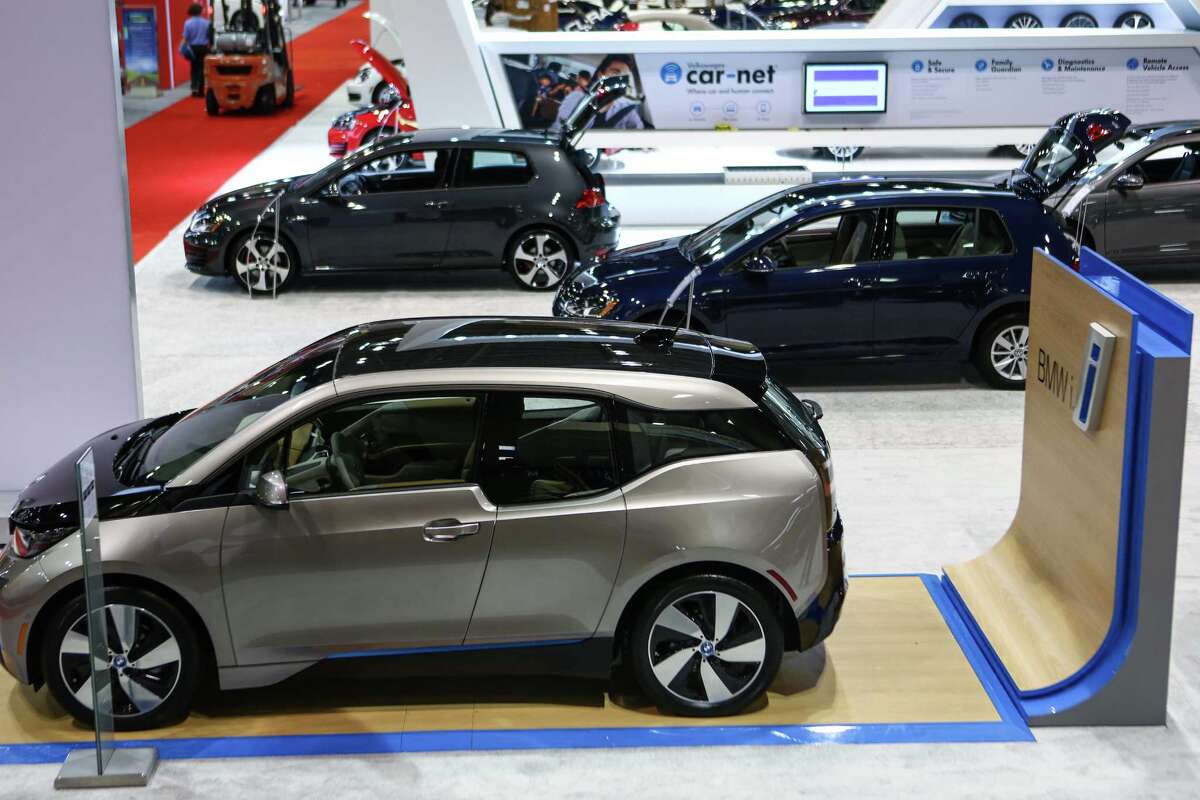 Seattle Auto Show full of eye candy, gizmos