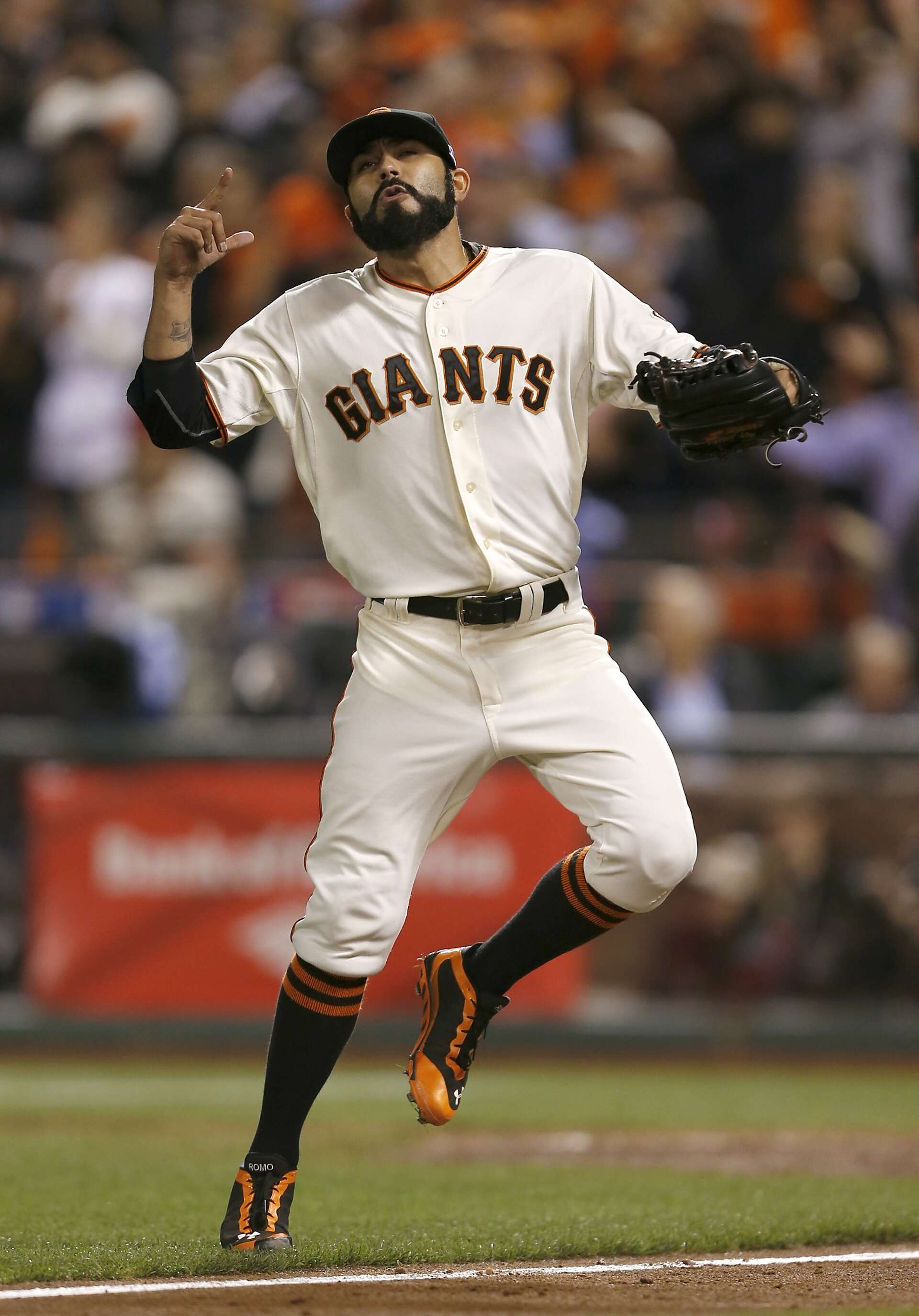 Giants pitcher Sergio Romo hurls heated words at S.F. police