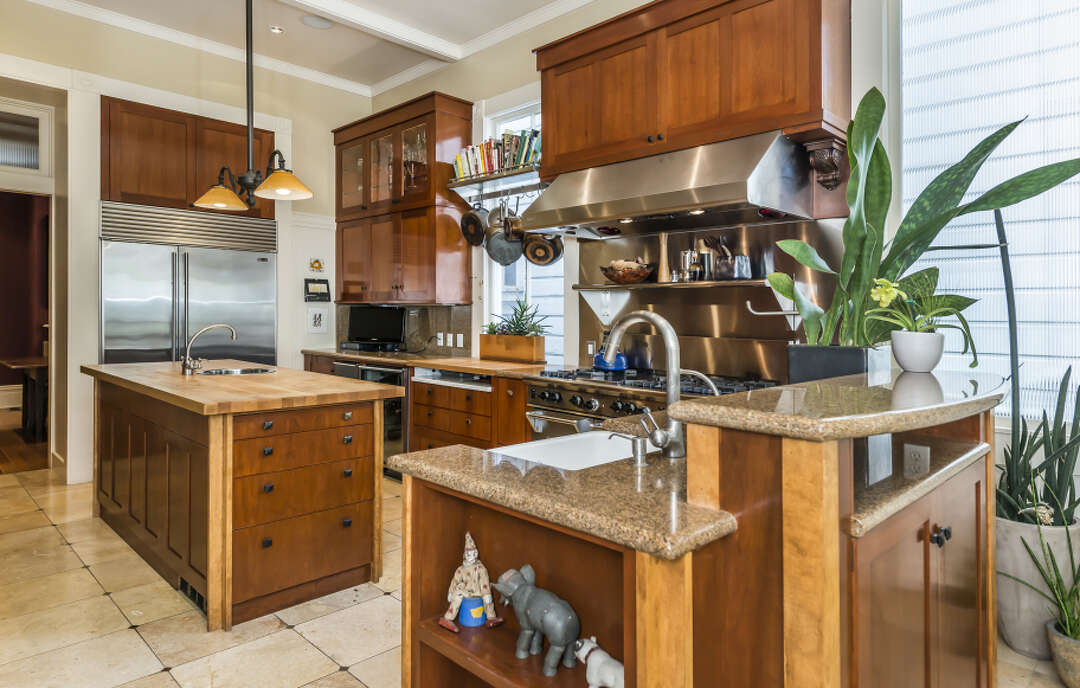 Hot Property: 19th century Queen Anne Victorian features serendipitous ...