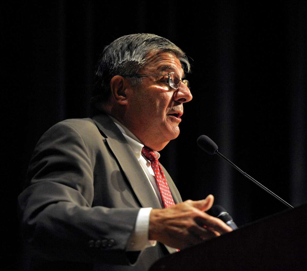 Economist blames federal spending cuts for 'jobless recovery'