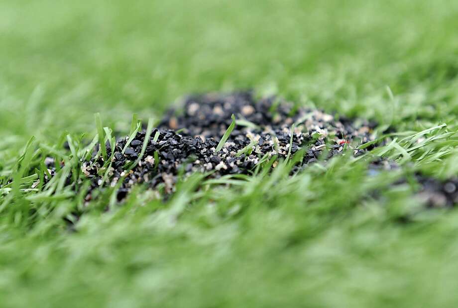 Report raises health concerns over turf fields - Times Union