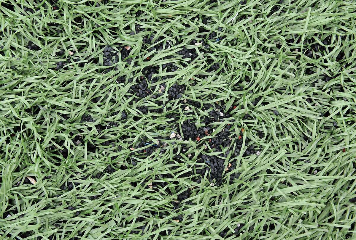 Report raises health concerns over turf fields