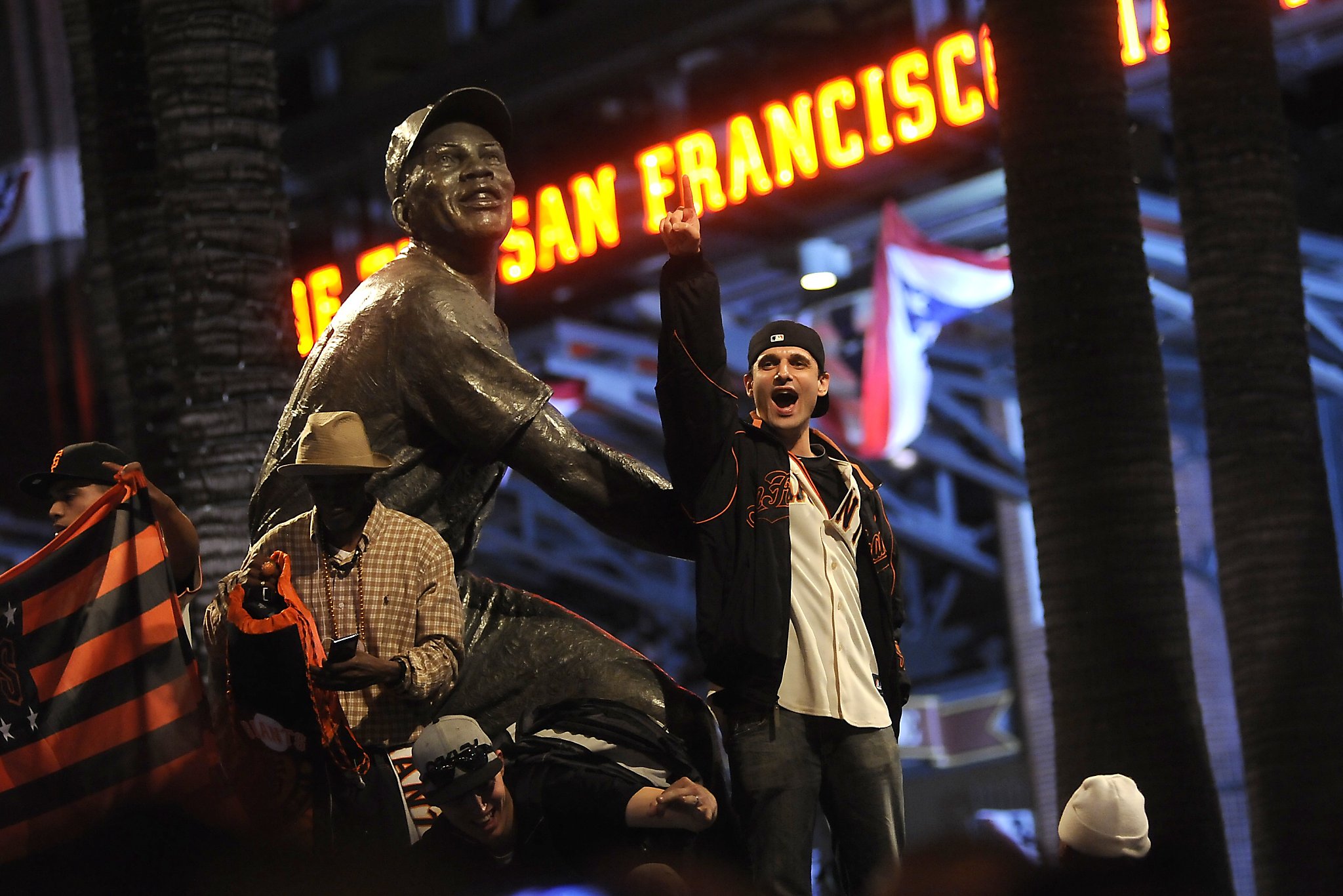 Giants fans electrified over thrilling NLCS victory