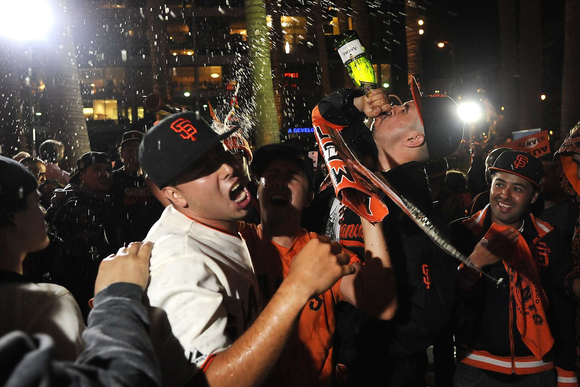 Giants fans electrified over thrilling NLCS victory