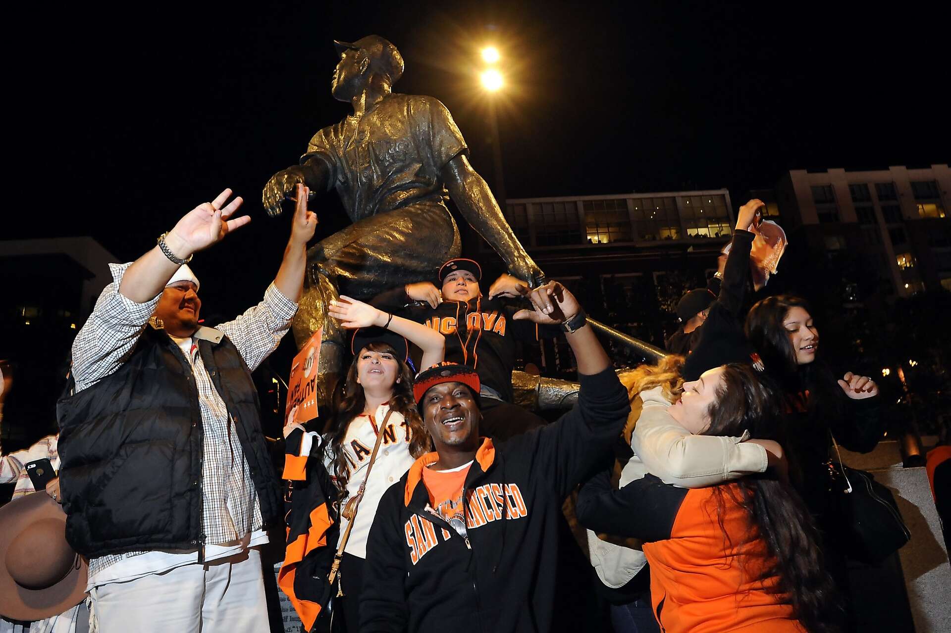 Giants fans electrified over thrilling NLCS victory