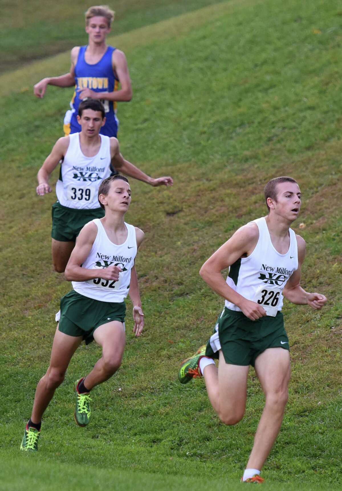 Rising Wave: New Milford boys reclaim SWC cross country crown