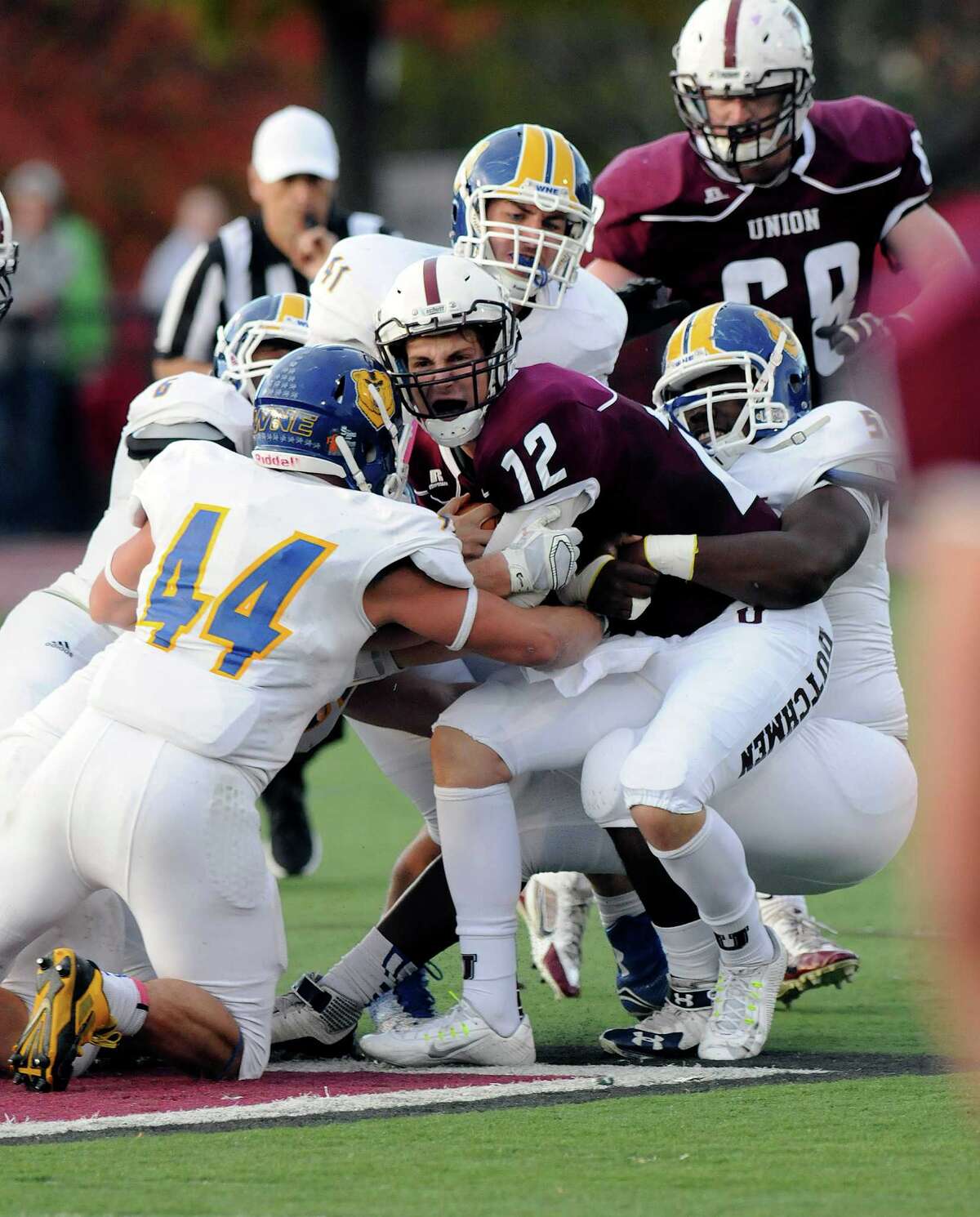 Union football loses sixth straight