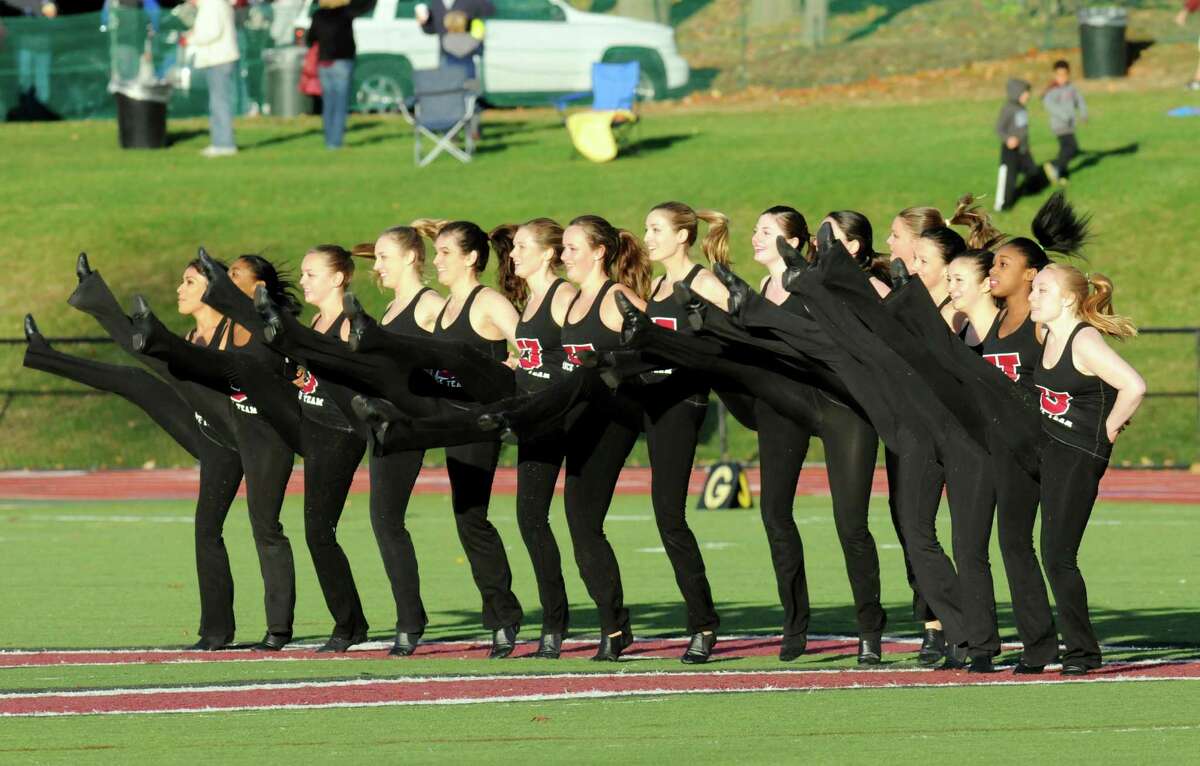 Union football loses sixth straight