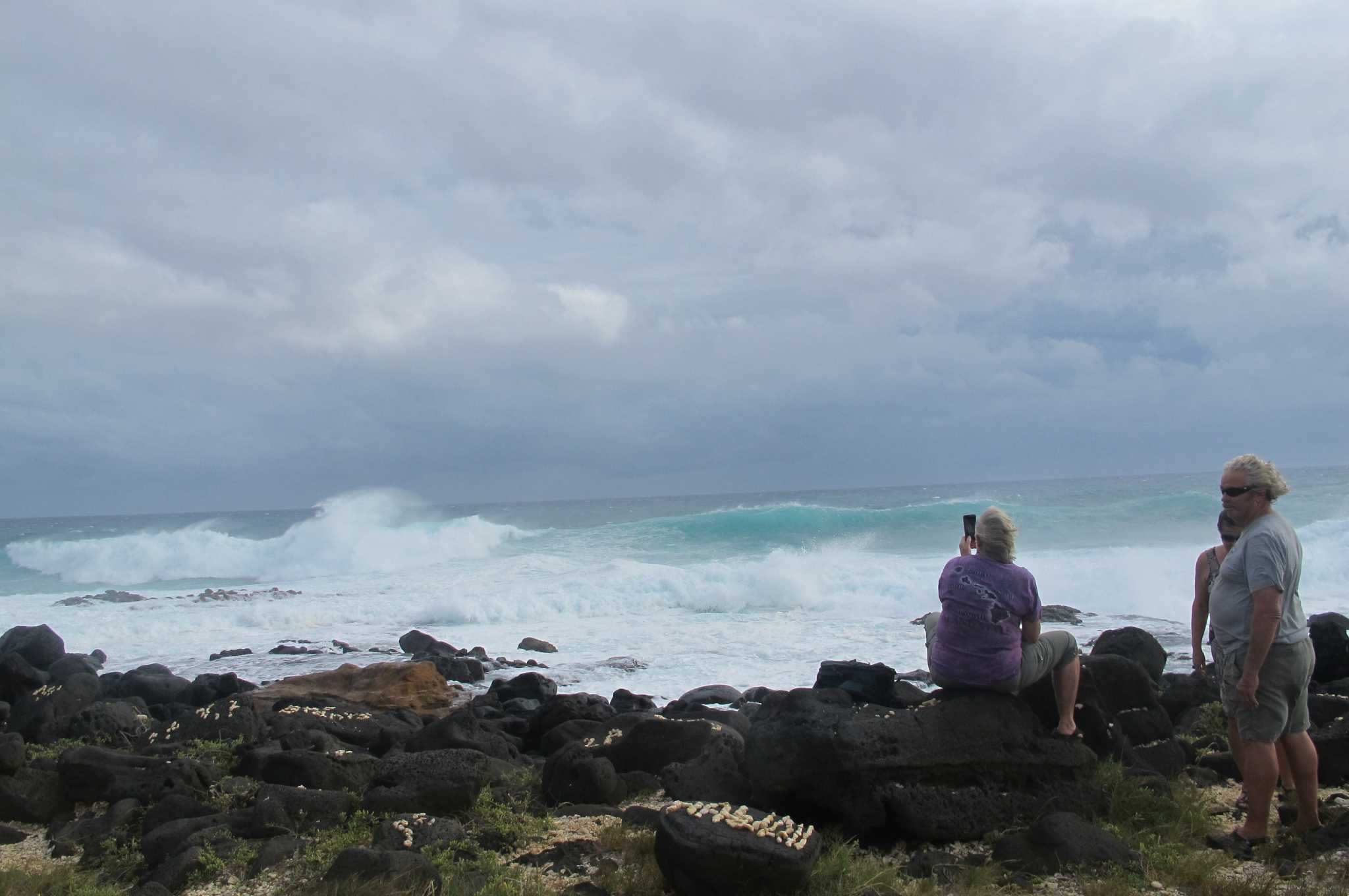 Hawaii windy, wet from Ana