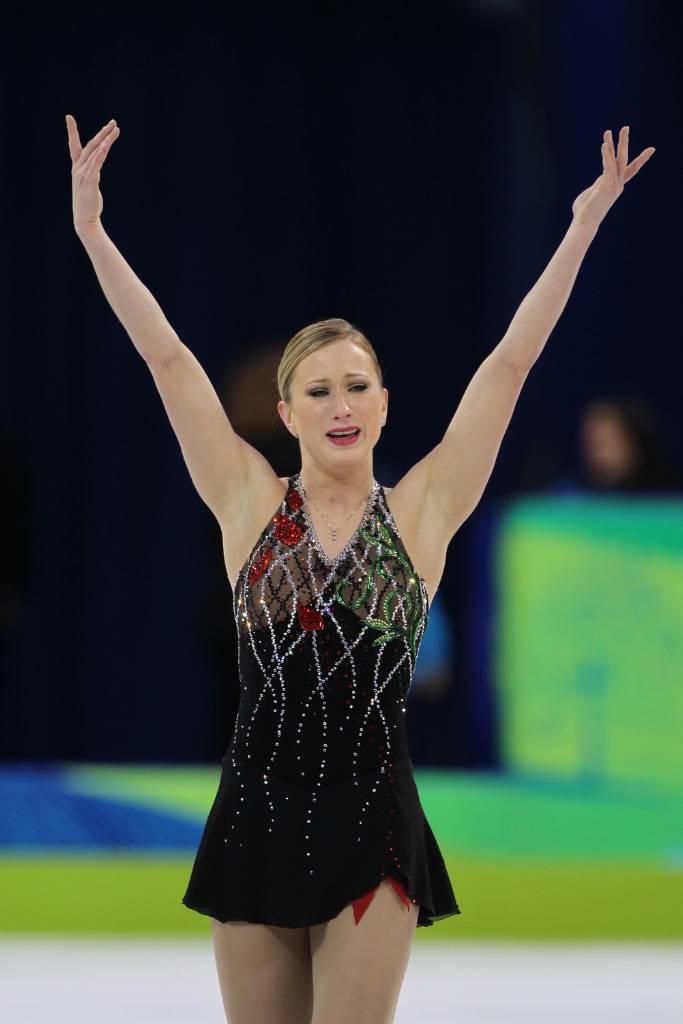 Kim takes commanding lead with world-record skate