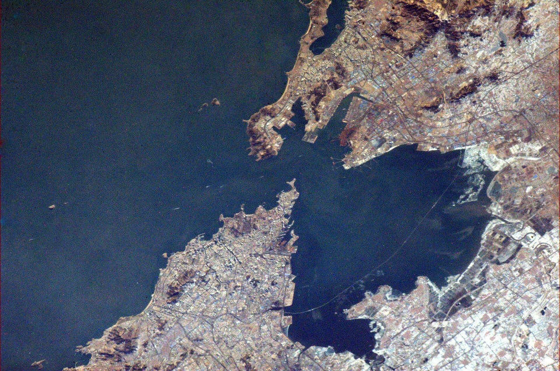 Astronaut tweets pristine photo of San Francisco from space