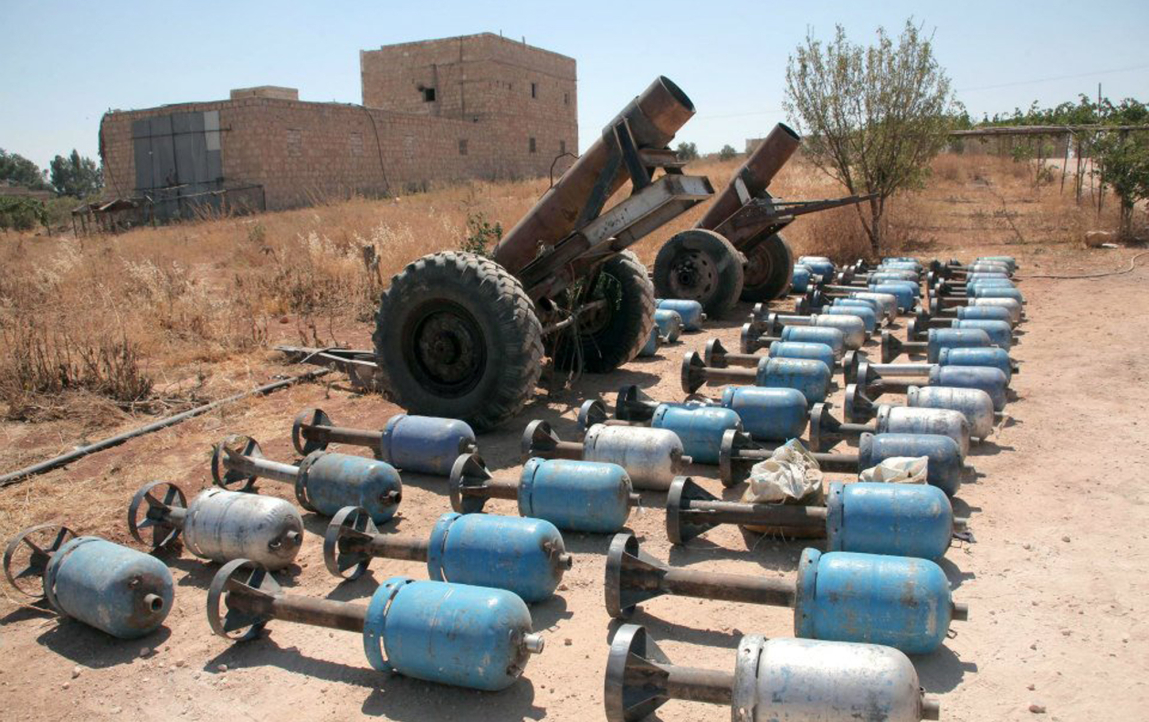 Islamic State fighters seize weapons cache meant for Kurds