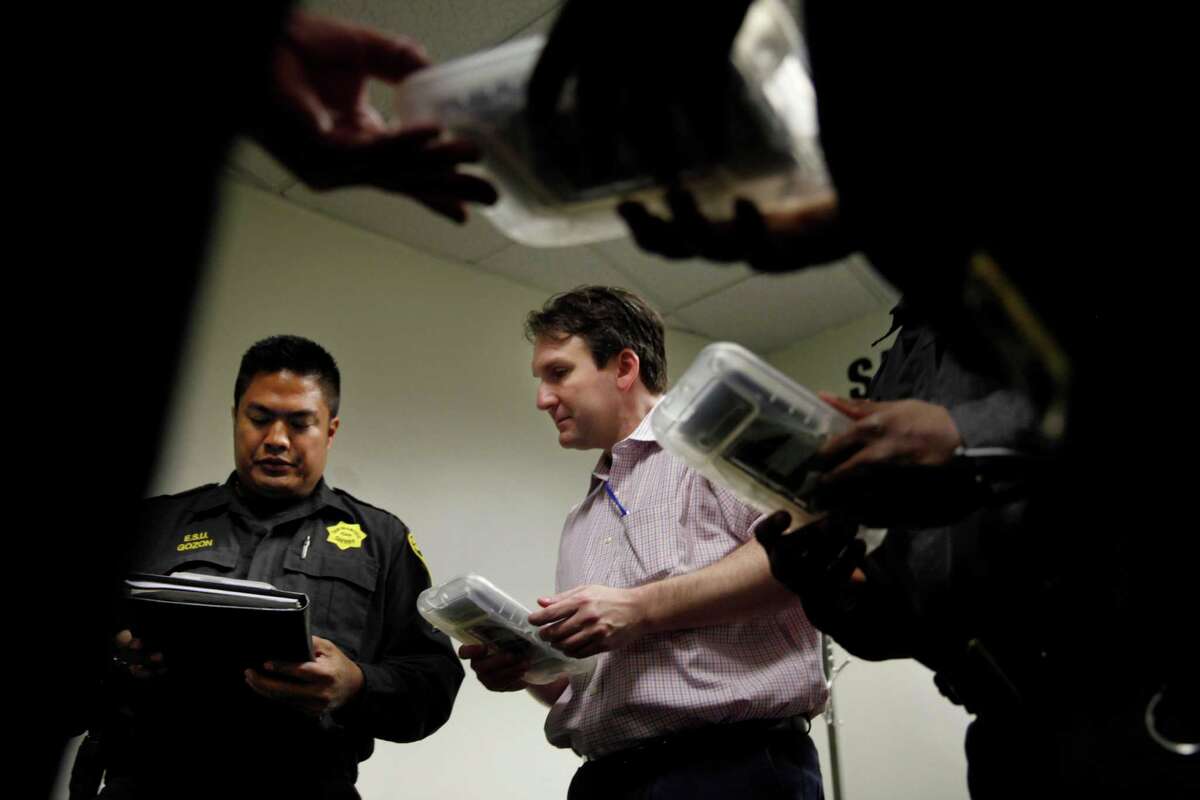 S.F. jail inmates to have access to computer tablets