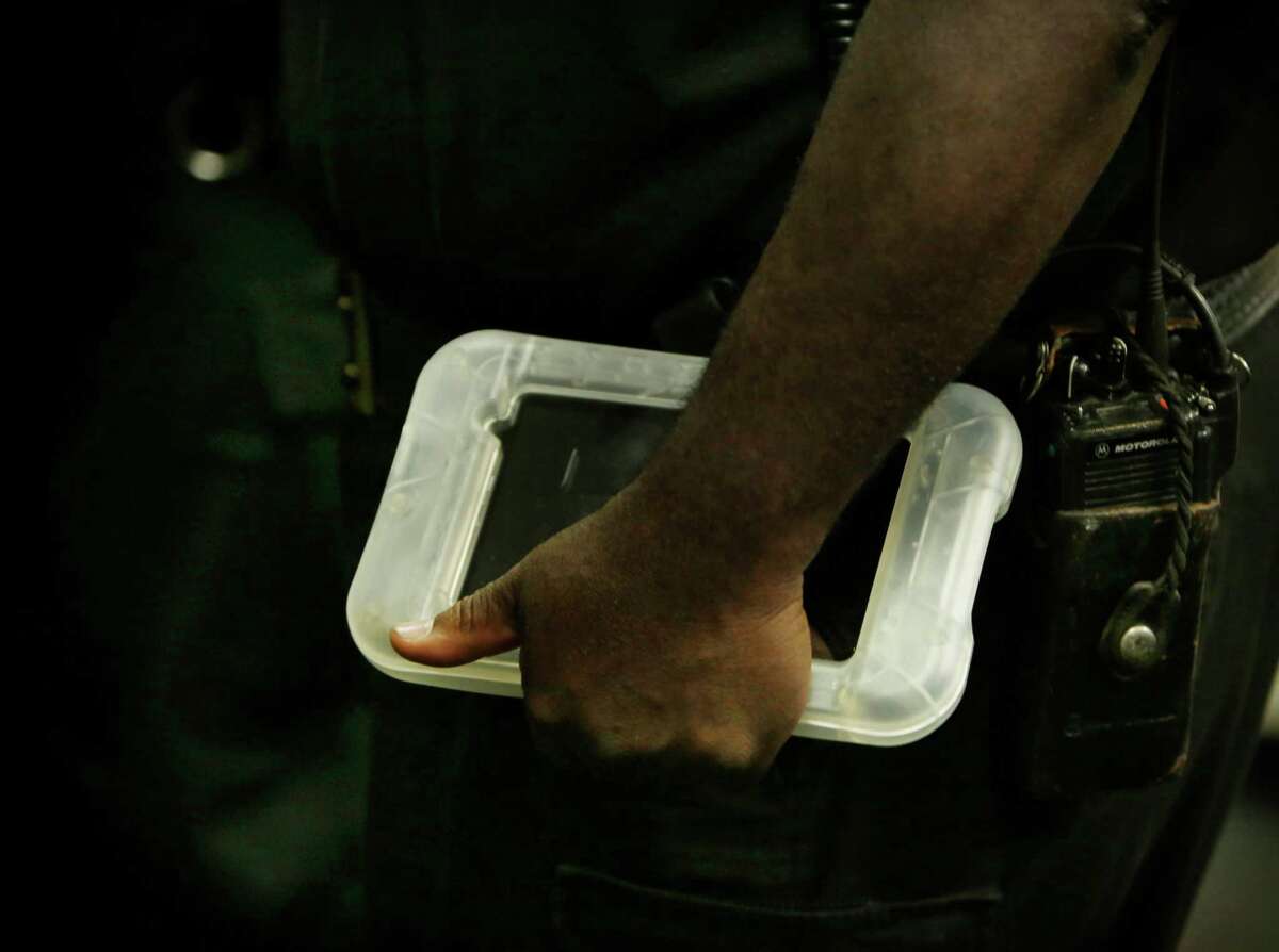 S.F. jail inmates to have access to computer tablets