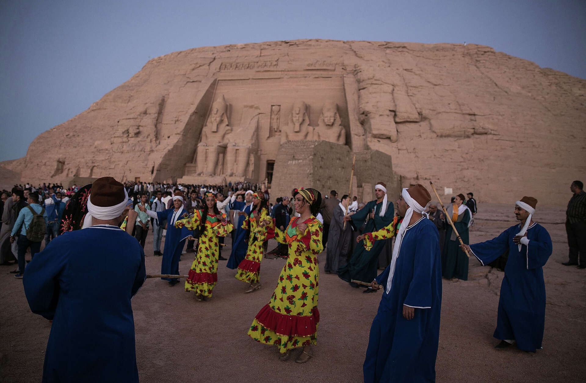 Photos: Sun 'rises' on Ramesses II statue in Egypt