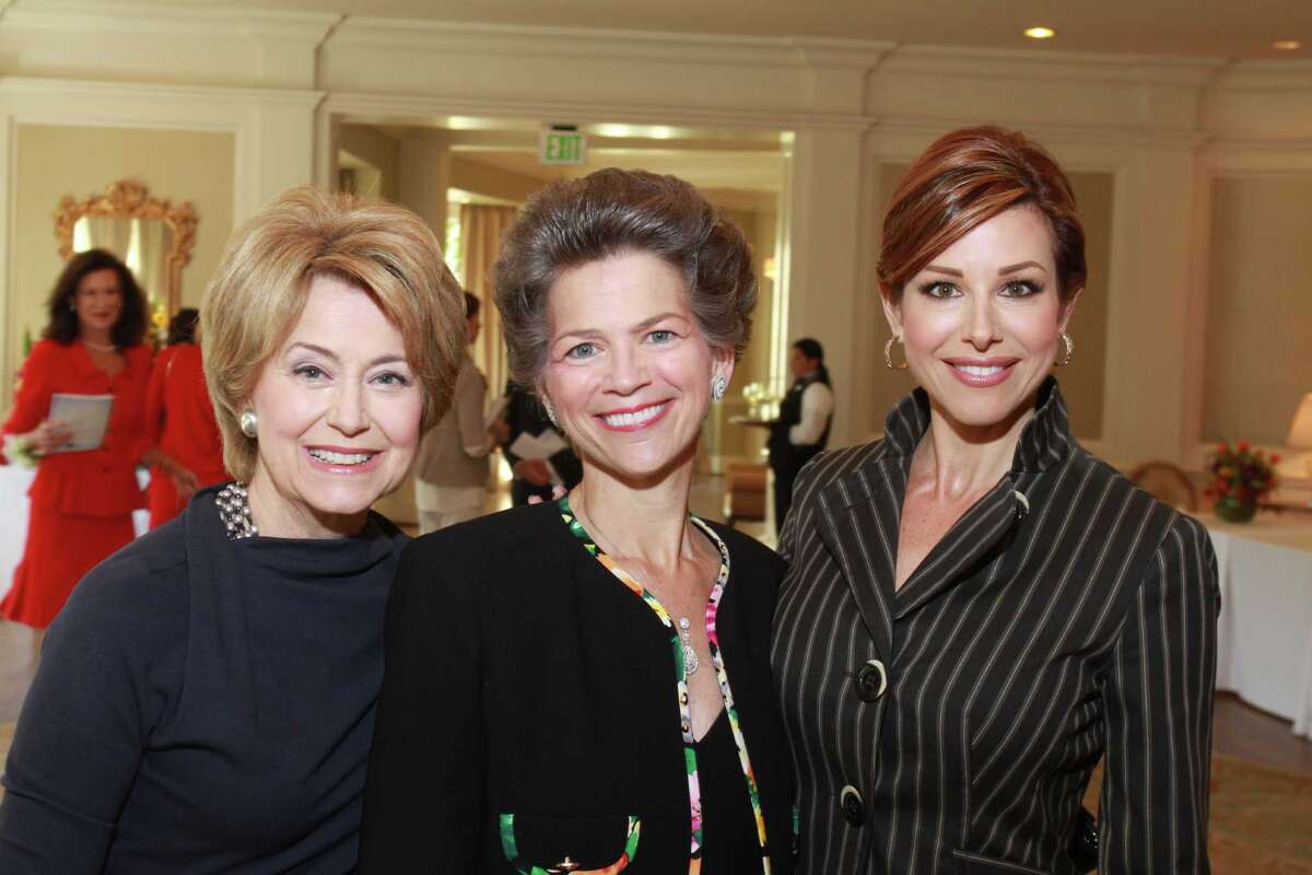 Jane Pauley dishes at "artful aging" luncheon
